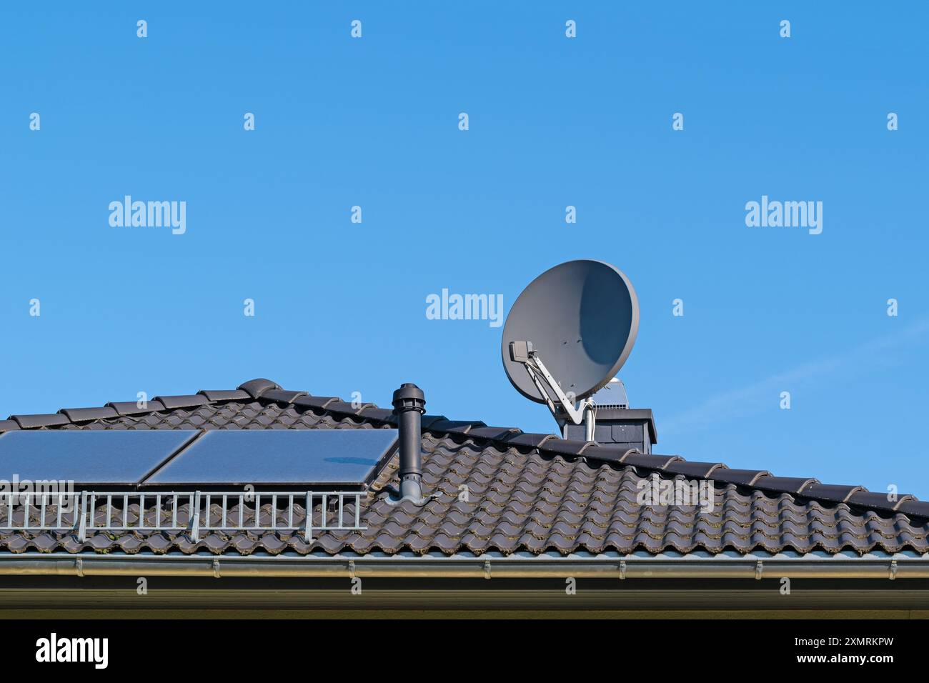 Parabolic reflector hi-res stock photography and images - Alamy