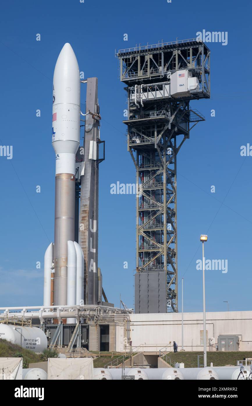 41 am edt hi-res stock photography and images - Alamy