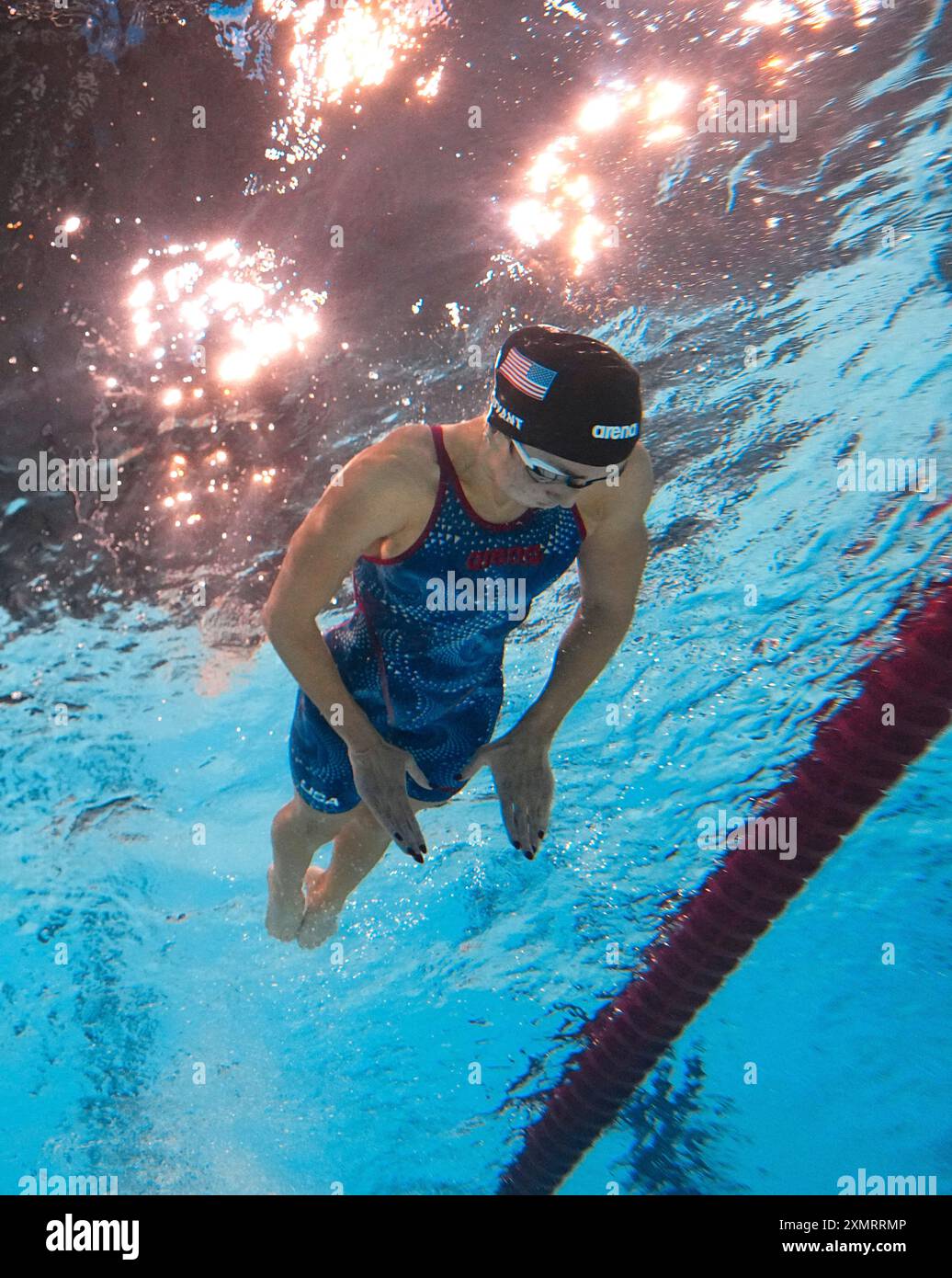 Emma Weyant, of the United States, competes the women's 400-meter ...
