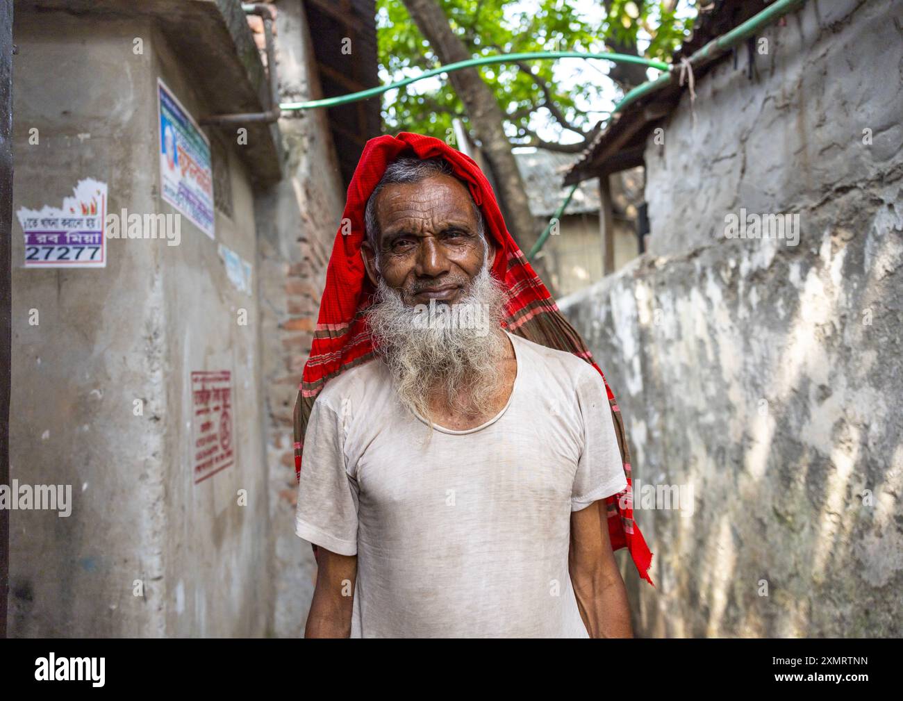 Portrait of a bangladeshi man with a white beard, Dhaka Division ...