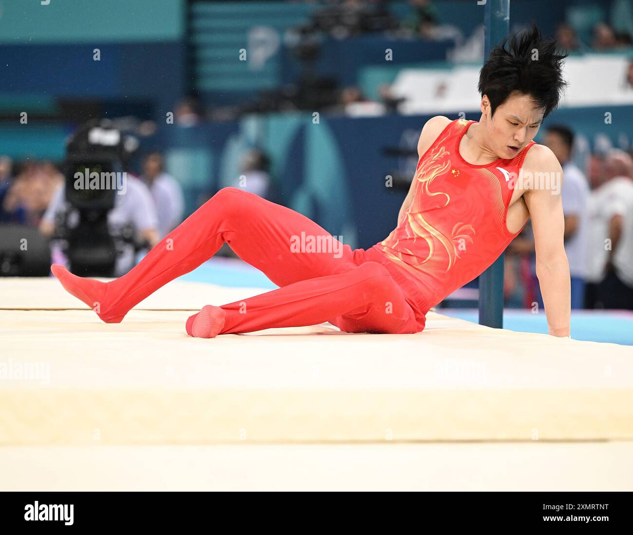Paris, France. 29th July, 2024. Su Weide of China falls off during the ...