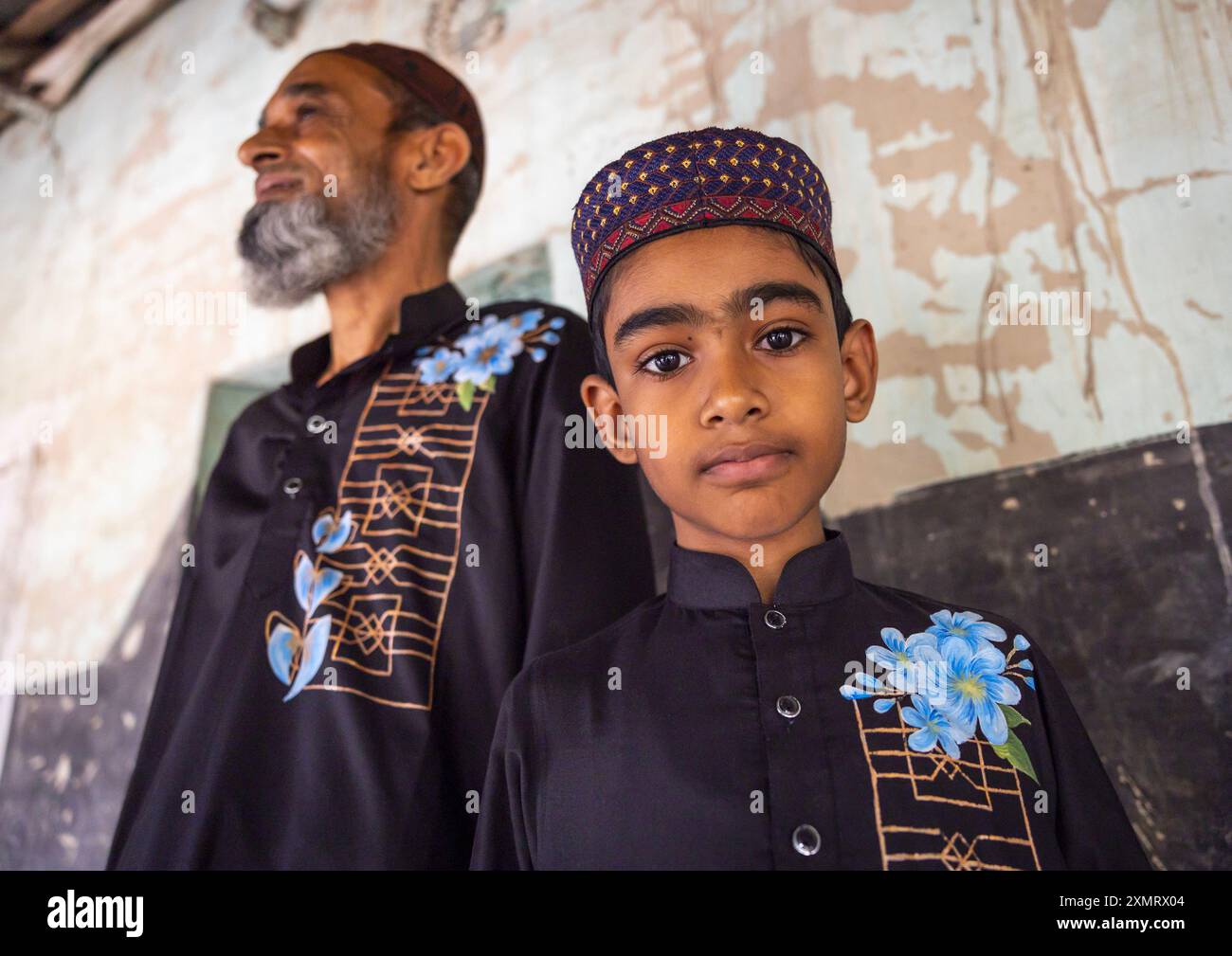 Portrait of bangladeshi father and boy, Rajshahi Division, Manda ...