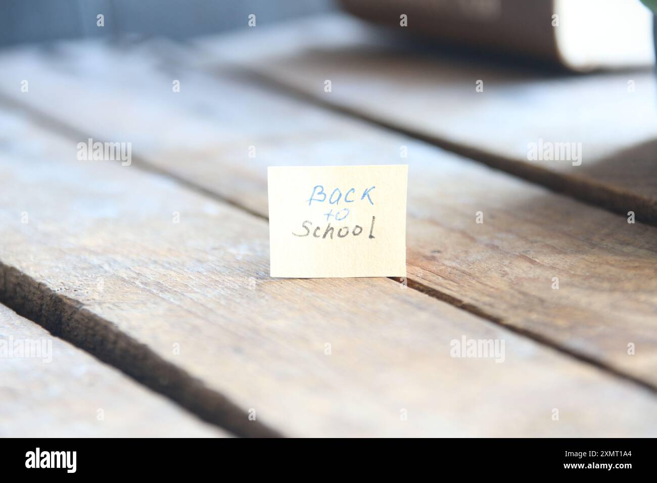 Back to school tag, retro background Stock Photo - Alamy
