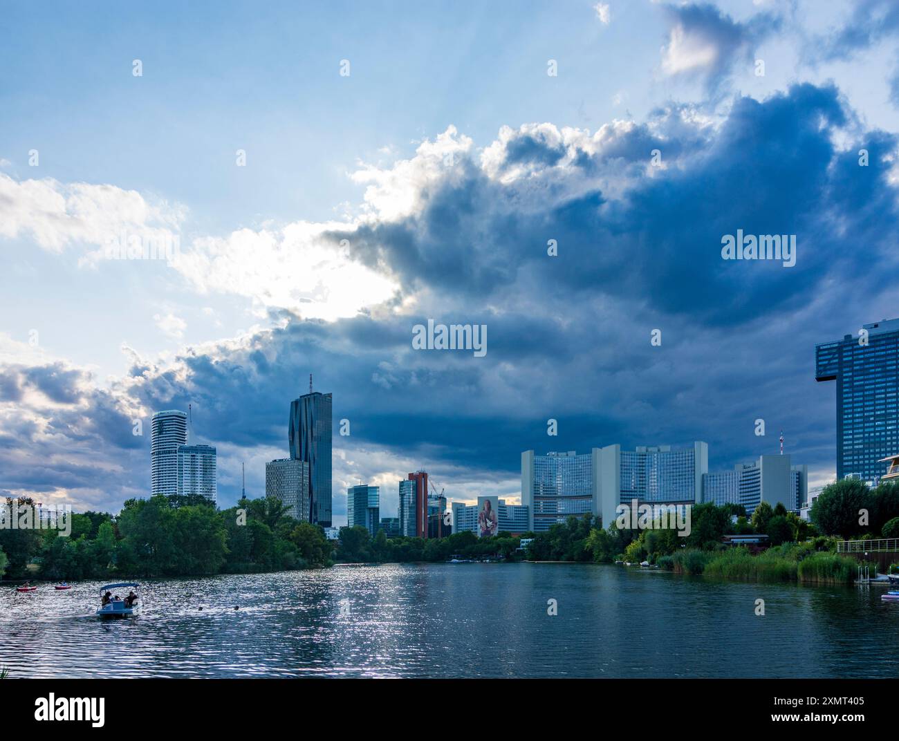 Vienna: lake Kaiserwasser, Danube Flats high-rise, DC Tower 1 and 3, UN ...