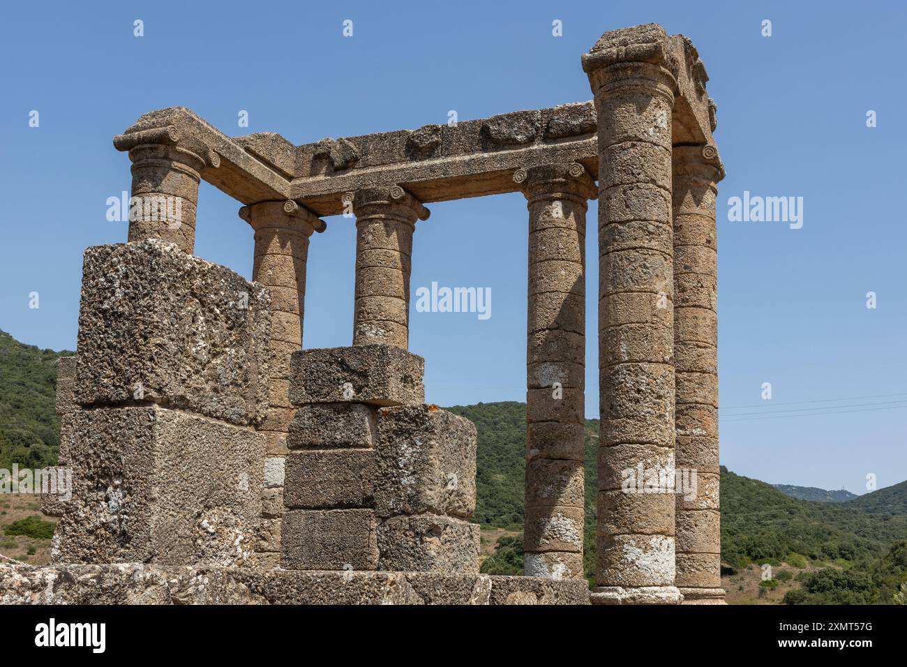 Relics of columns hi-res stock photography and images - Alamy