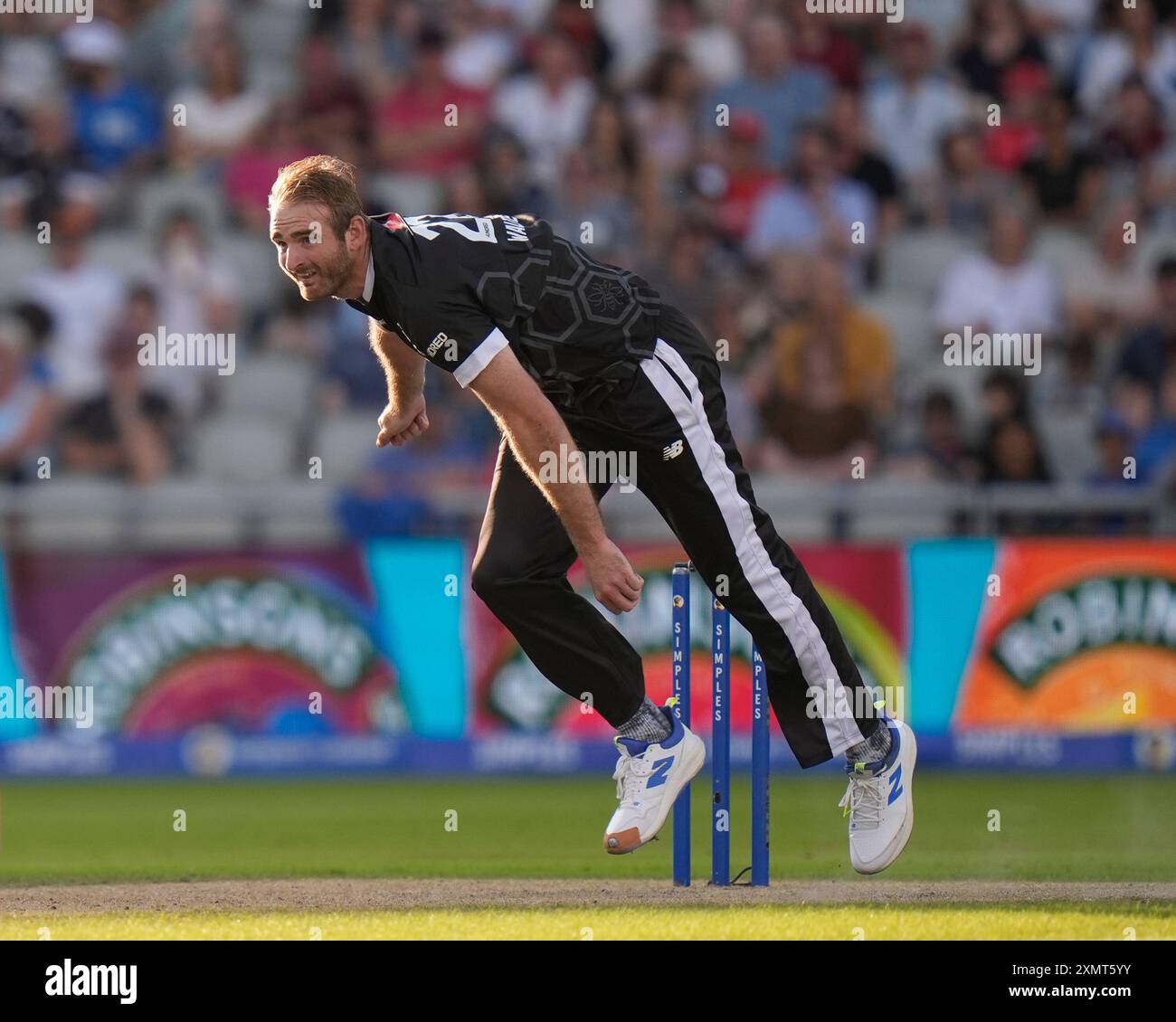 Paul walter cricket hi-res stock photography and images - Alamy