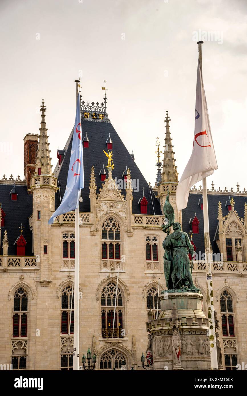 Provinciaal Hoff or Provincial Court and statue of fighters at the ...