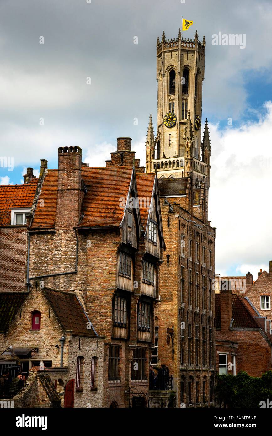 Neo gothic parapet hi-res stock photography and images - Alamy