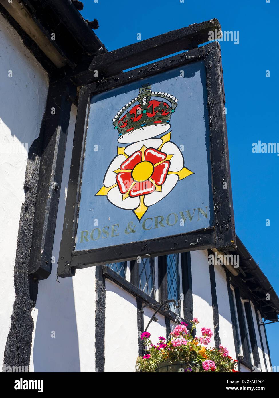 Legacy rose and crown hi-res stock photography and images - Alamy