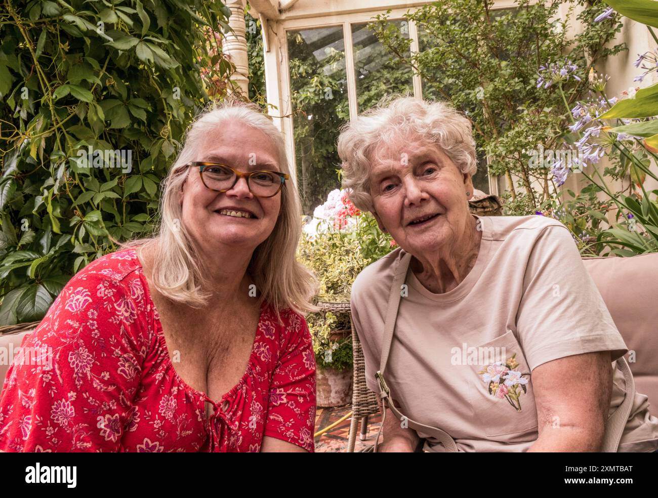 Elderly Mother and Daughter Stock Photo - Alamy
