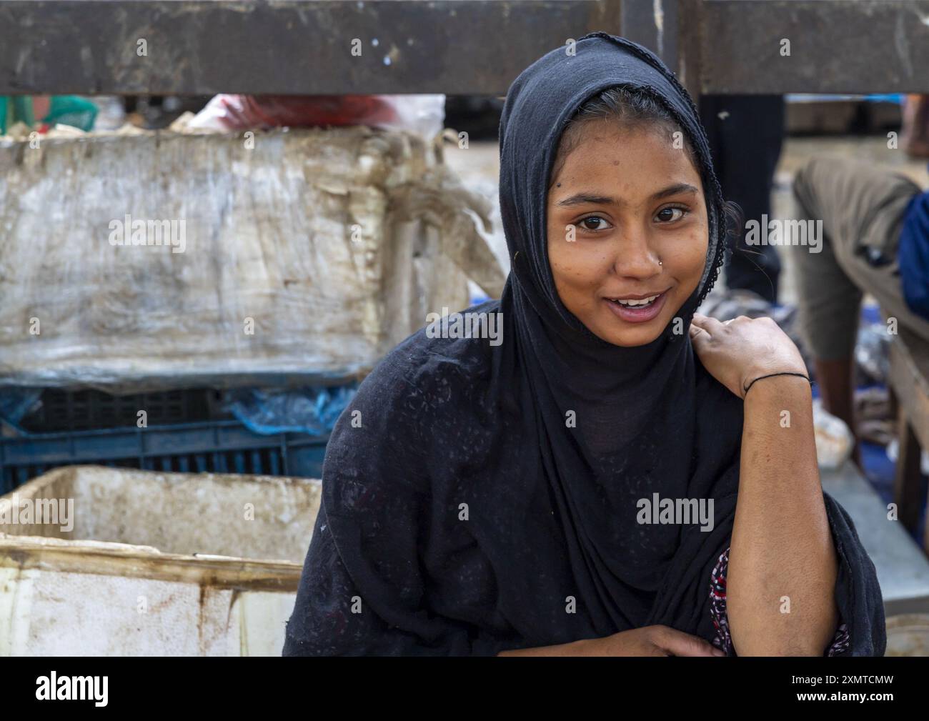 Portrait of a veiled bangladishi girl in Kawran bazar, Dhaka Division, Dhaka, Bangladesh Stock ...