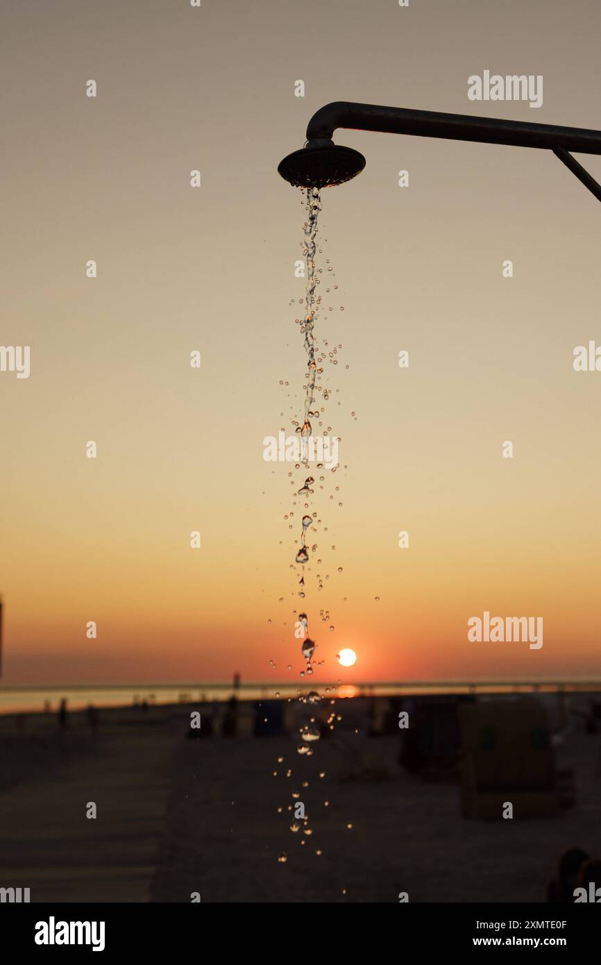 Dusche am strand hi-res stock photography and images - Alamy