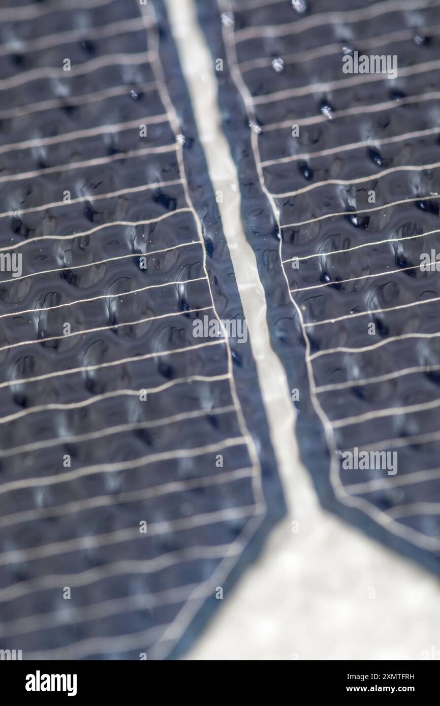 Monocrystalline / Mono ETFE 120w folding solar 4-panel from Elecaenta ...