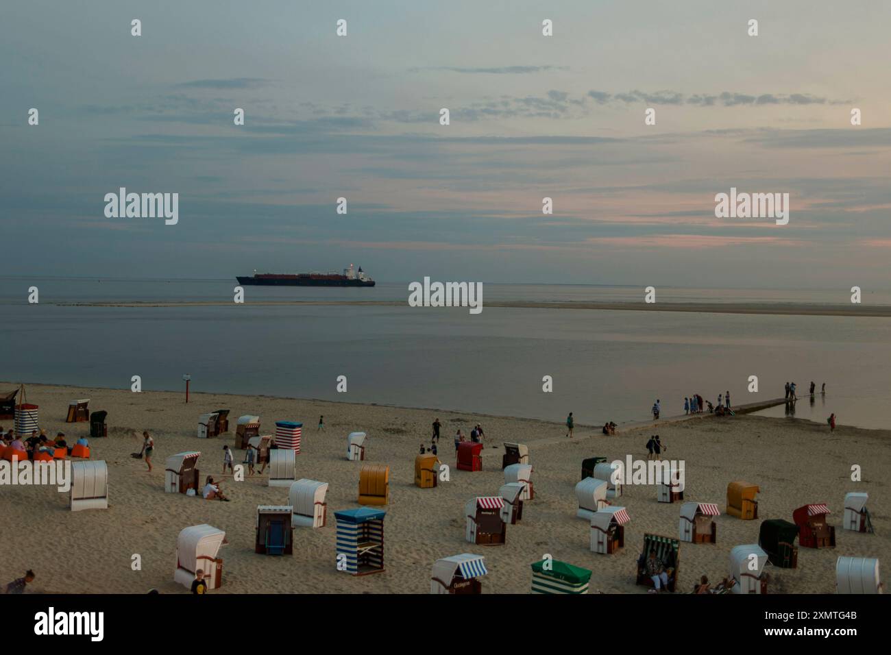 Borkum, Deutschland. 20th July, 2024. Ship off the beach of Borkum ...