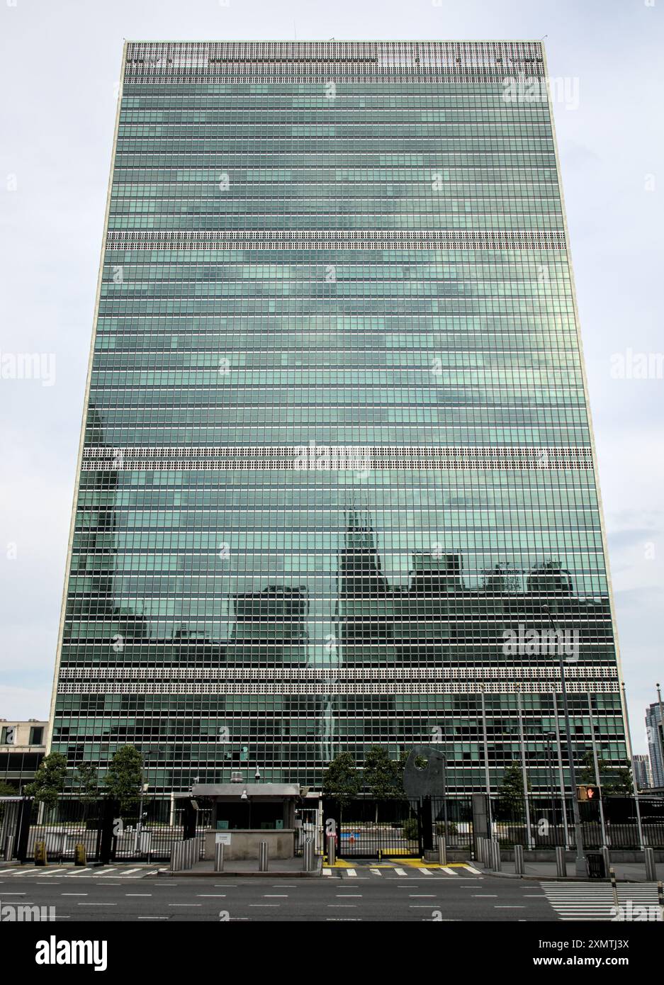 united nations headquarters building in new york (tall rectangular ...