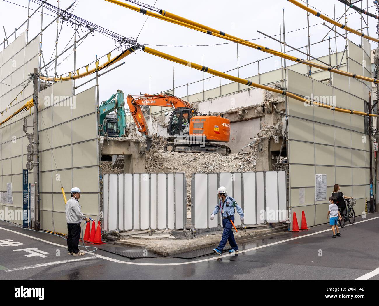 Nakano, Japan - May 24, 2024: Sonstruction, Demolition Works in Nakano ...