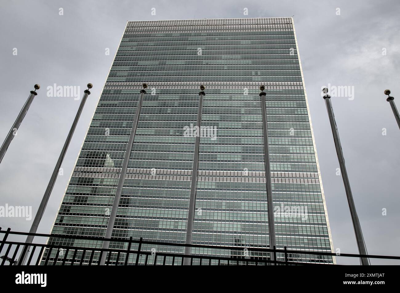United nations headquarters building hi-res stock photography and ...