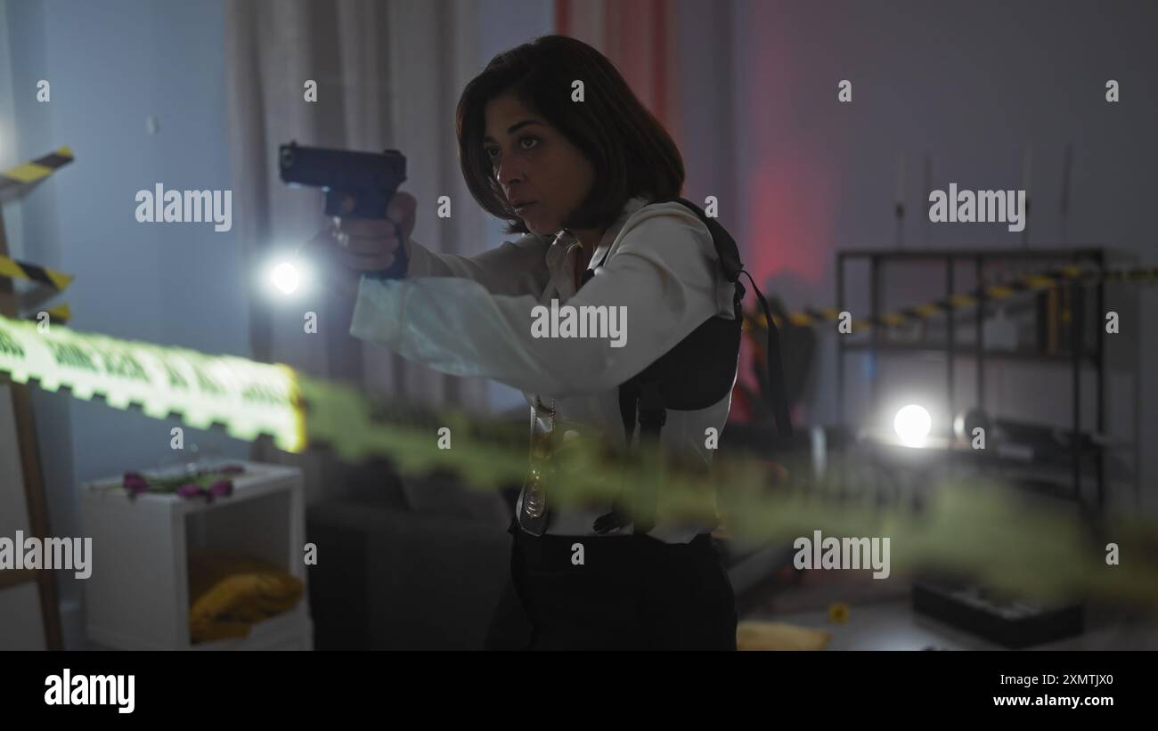 Female hispanic cop hi-res stock photography and images - Alamy