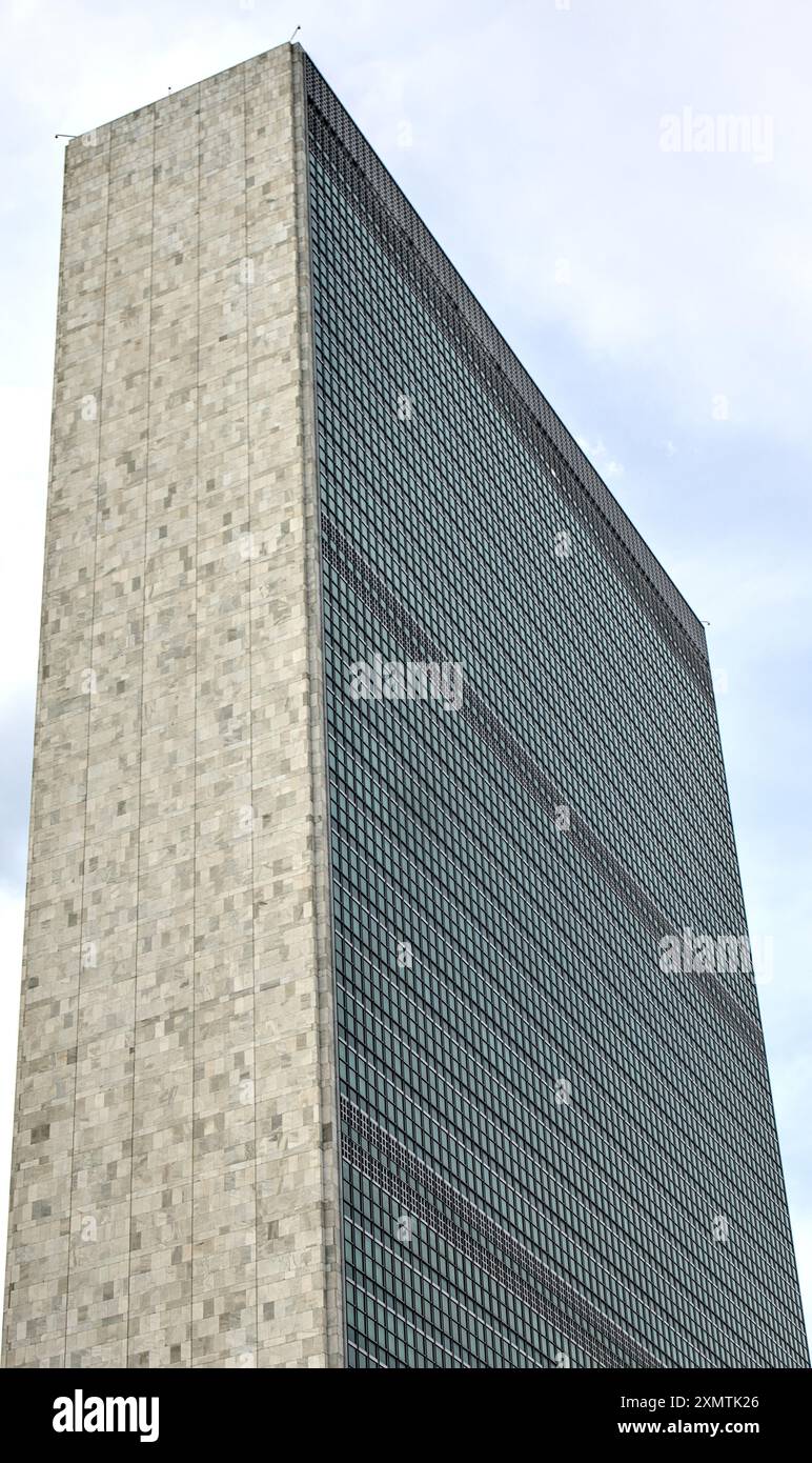united nations headquarters building in new york (tall rectangular ...