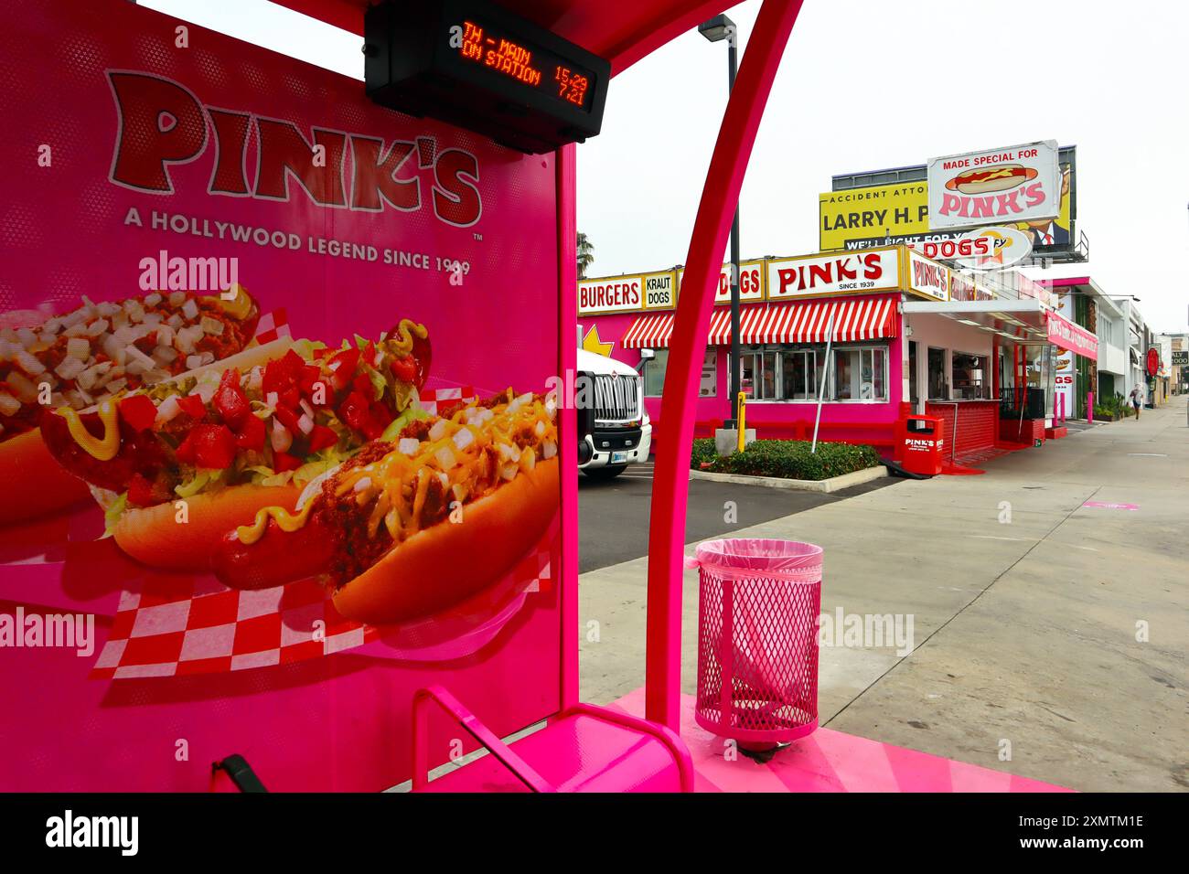 Pink's Hot Dogs, a Hollywood legend Hot Dog Restaurant since 1939 ...