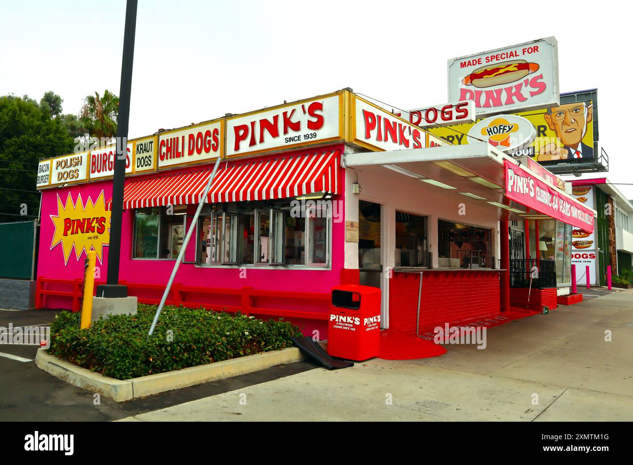 Pink's Hot Dogs, a Hollywood legend Hot Dog Restaurant since 1939 ...