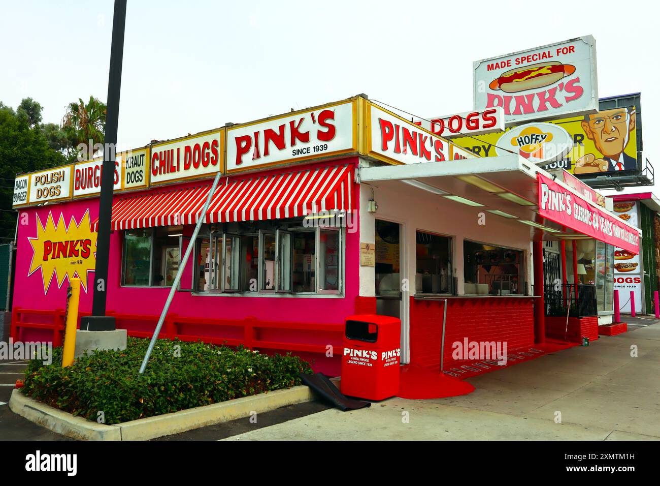 Pink's Hot Dogs, a Hollywood legend Hot Dog Restaurant since 1939 ...