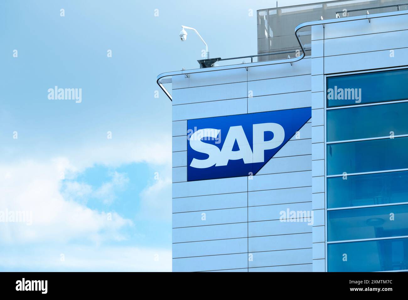 Human resources digital transformation hi-res stock photography and ...