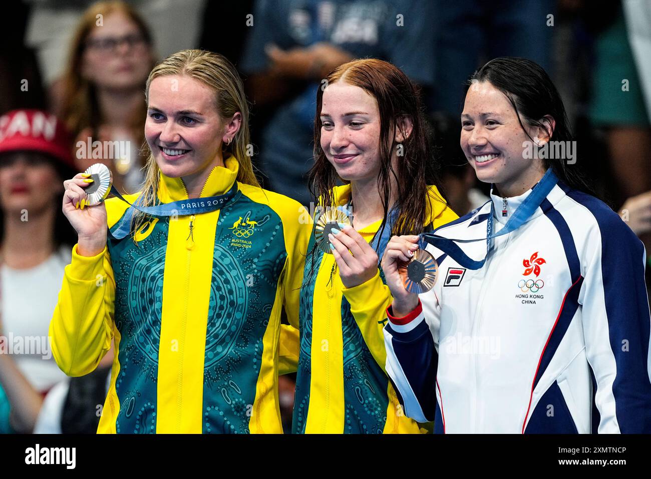 Gold medallist Mollie O'Callaghan of Australia, silver medallist ...