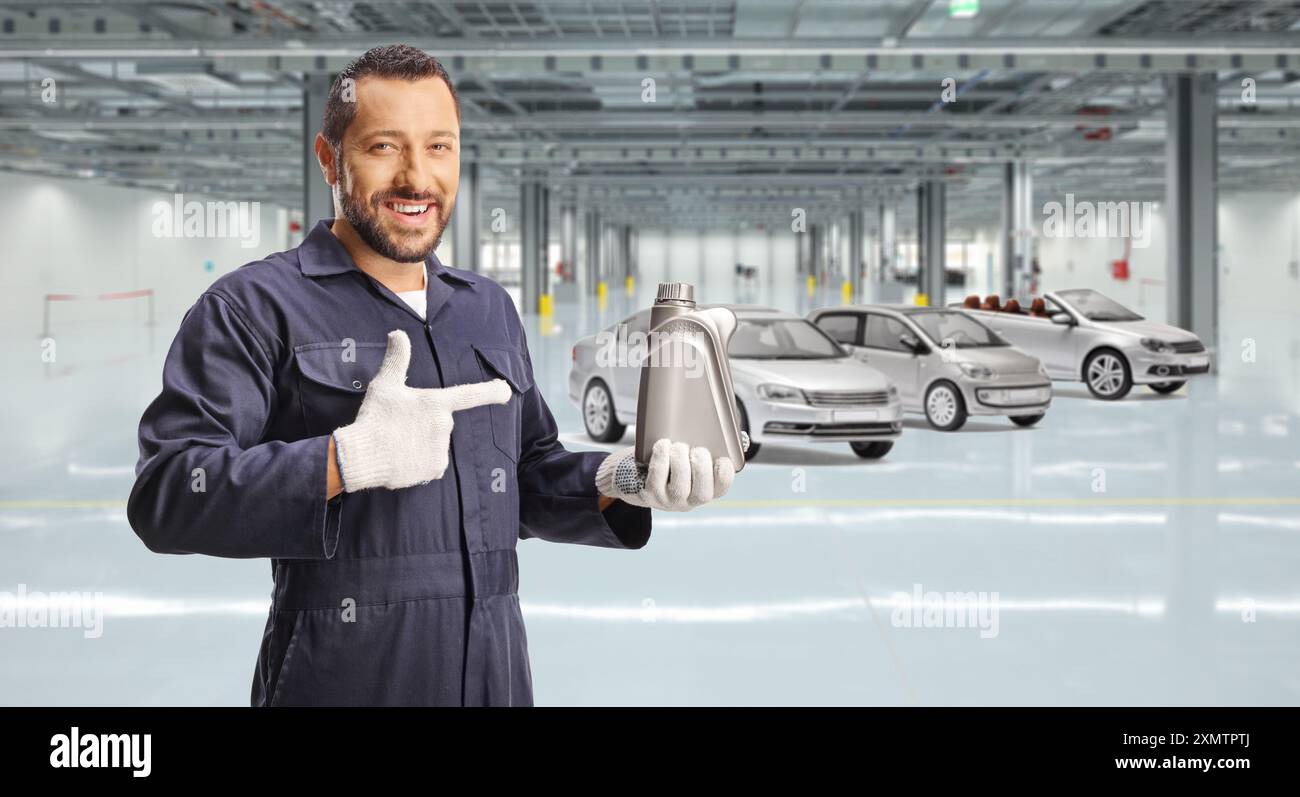Mechanic work in garage hi-res stock photography and images - Alamy