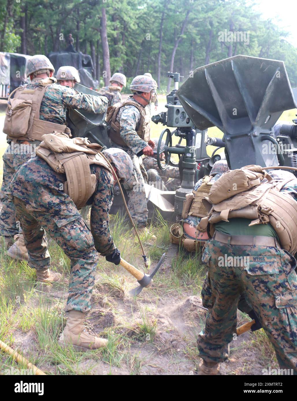 Golf Battery of the 3rd BN, 14 USMC, moves into Fort Dix for a weekend ...