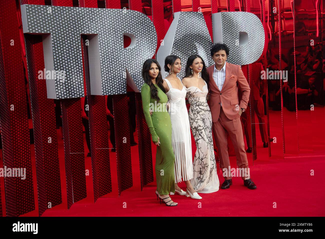 Saleka shyamalan and m night shyamalan hi-res stock photography and images - Alamy