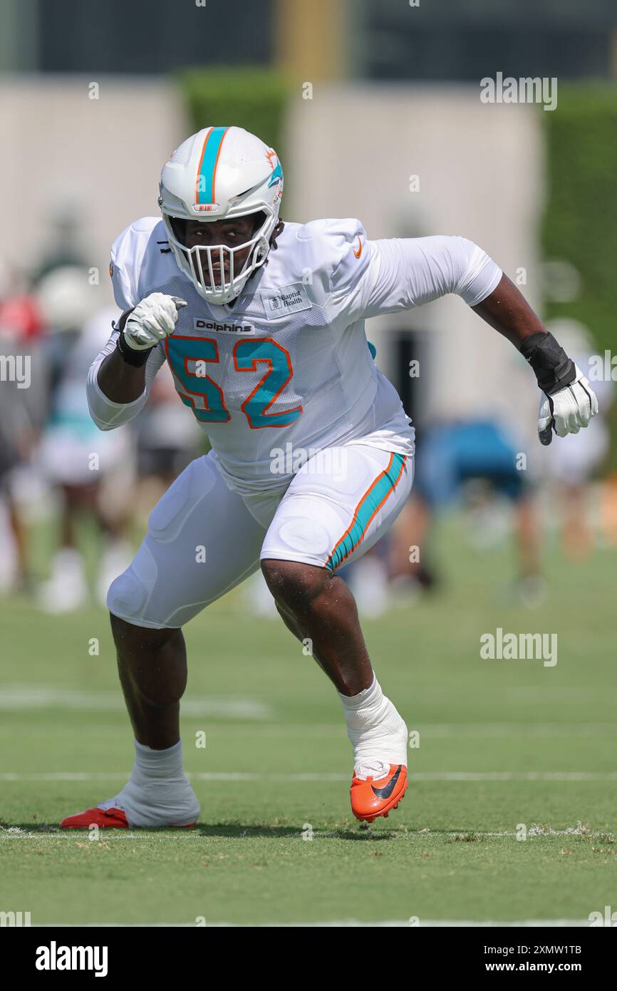 Miami Gardens, FL USA; Miami Dolphins tackle Patrick Paul (52) runs ...