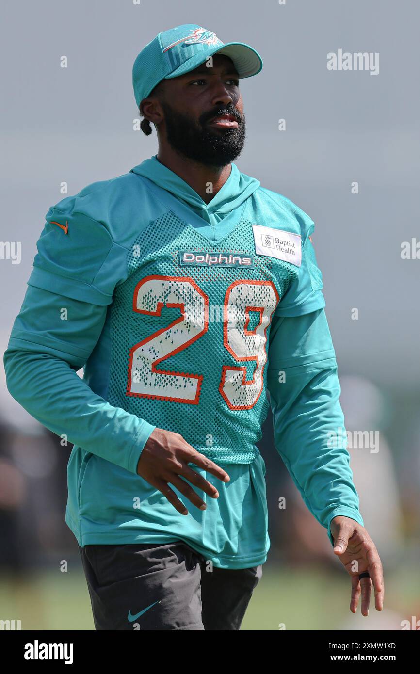 Miami Gardens, FL USA; Miami Dolphins cornerback Kendall Fuller (29 ...