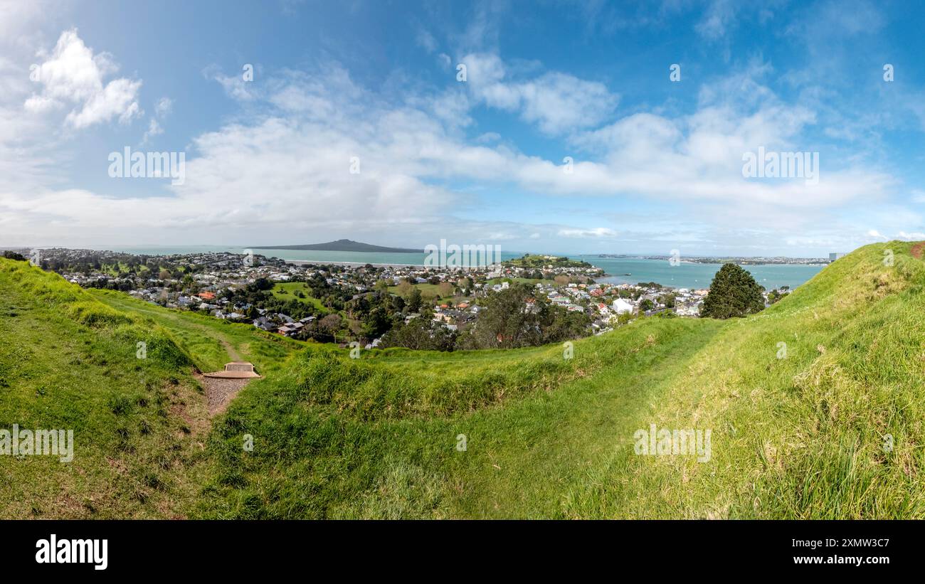 Devonport and Mount Victoria: Auckland's scenic coastal town and iconic ...