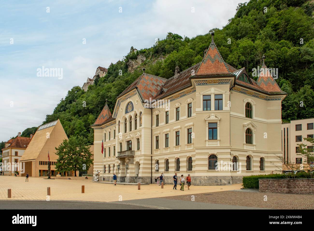 Gebaude exterior hi-res stock photography and images - Alamy