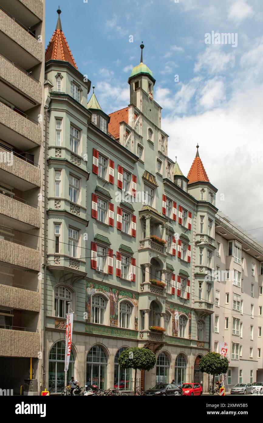 Colorful historical building hi-res stock photography and images - Alamy
