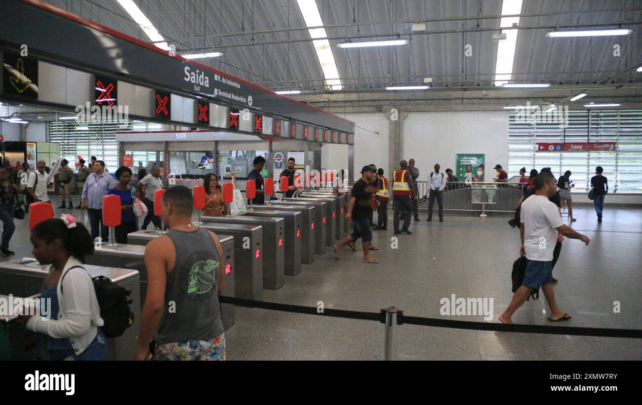 Smart city technology control center hi-res stock photography and ...