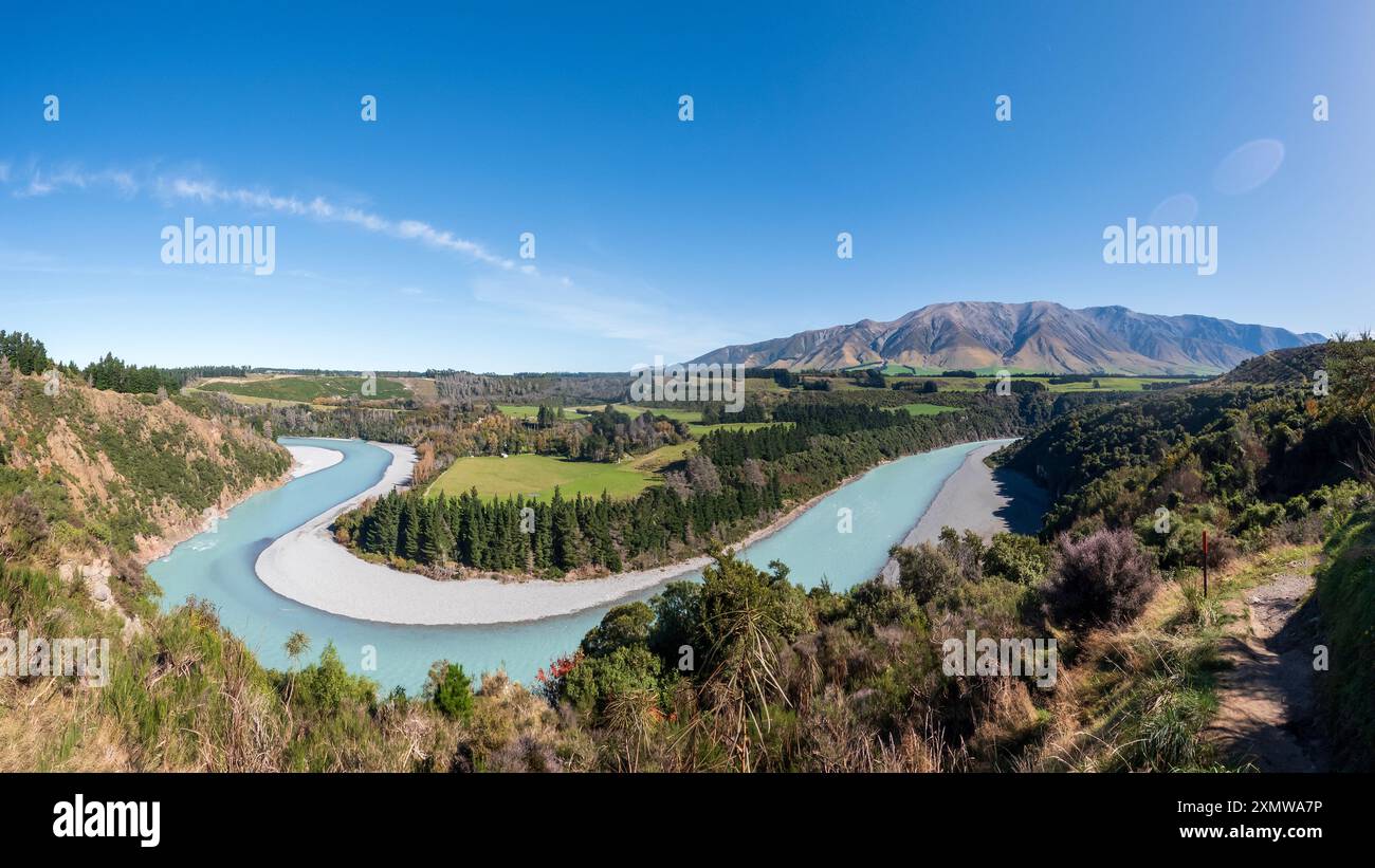 Stunning Southern Alps and Turquoise Waters of Rakaia River, Offering ...