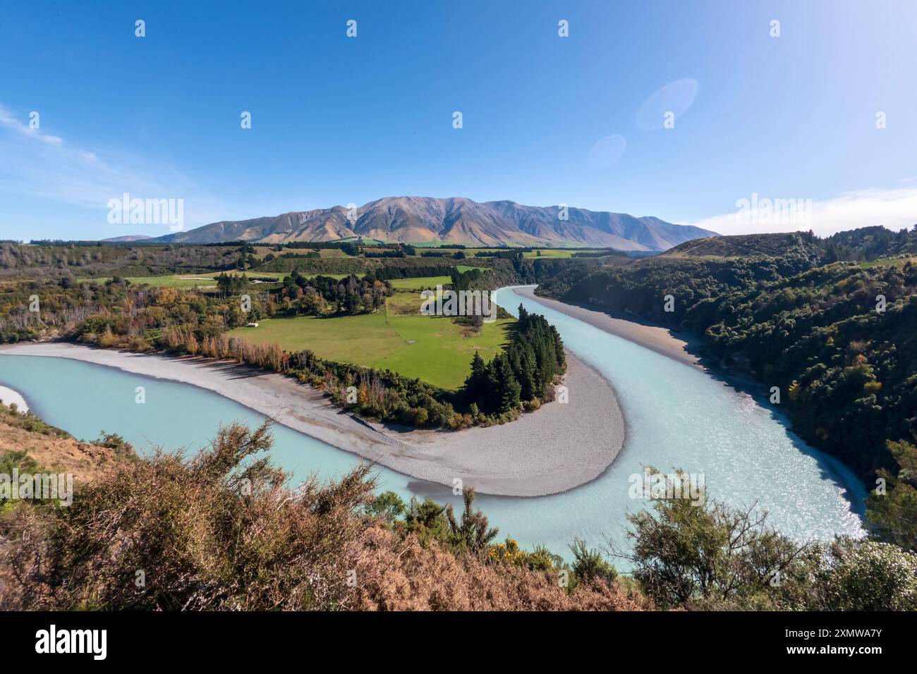 Stunning Southern Alps and Turquoise Waters of Rakaia River, Offering ...