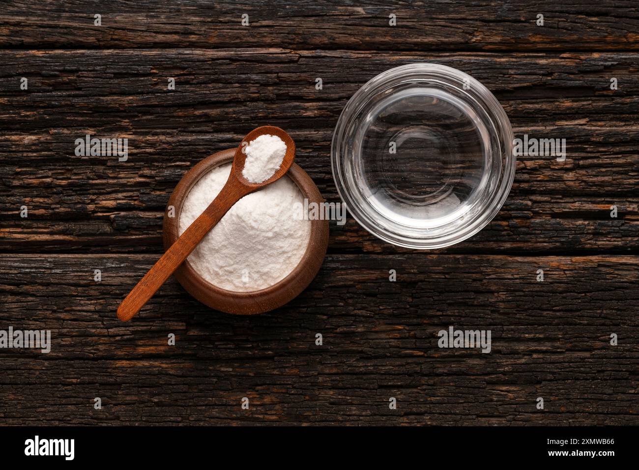 Baking soda - Crystalline solid compound and crystalline water Stock ...