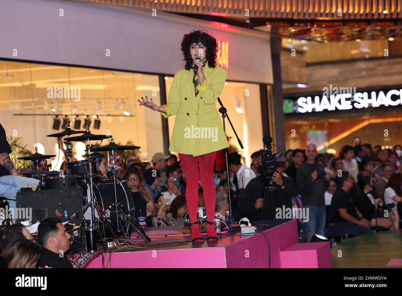 Uniforms for the mexican olympic team hi-res stock photography and ...