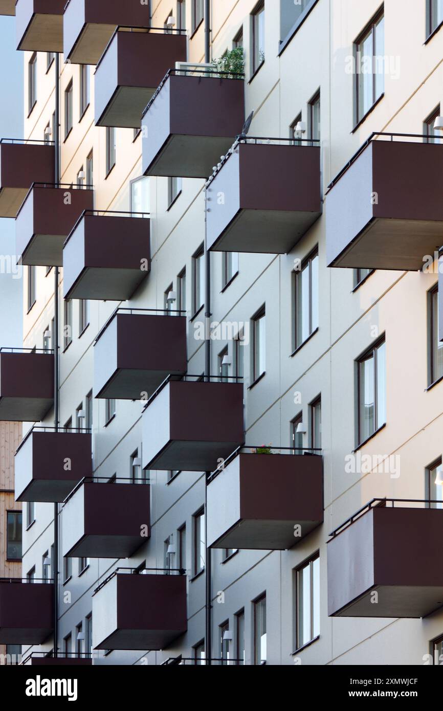 Residential apartment building in city hi-res stock photography and ...