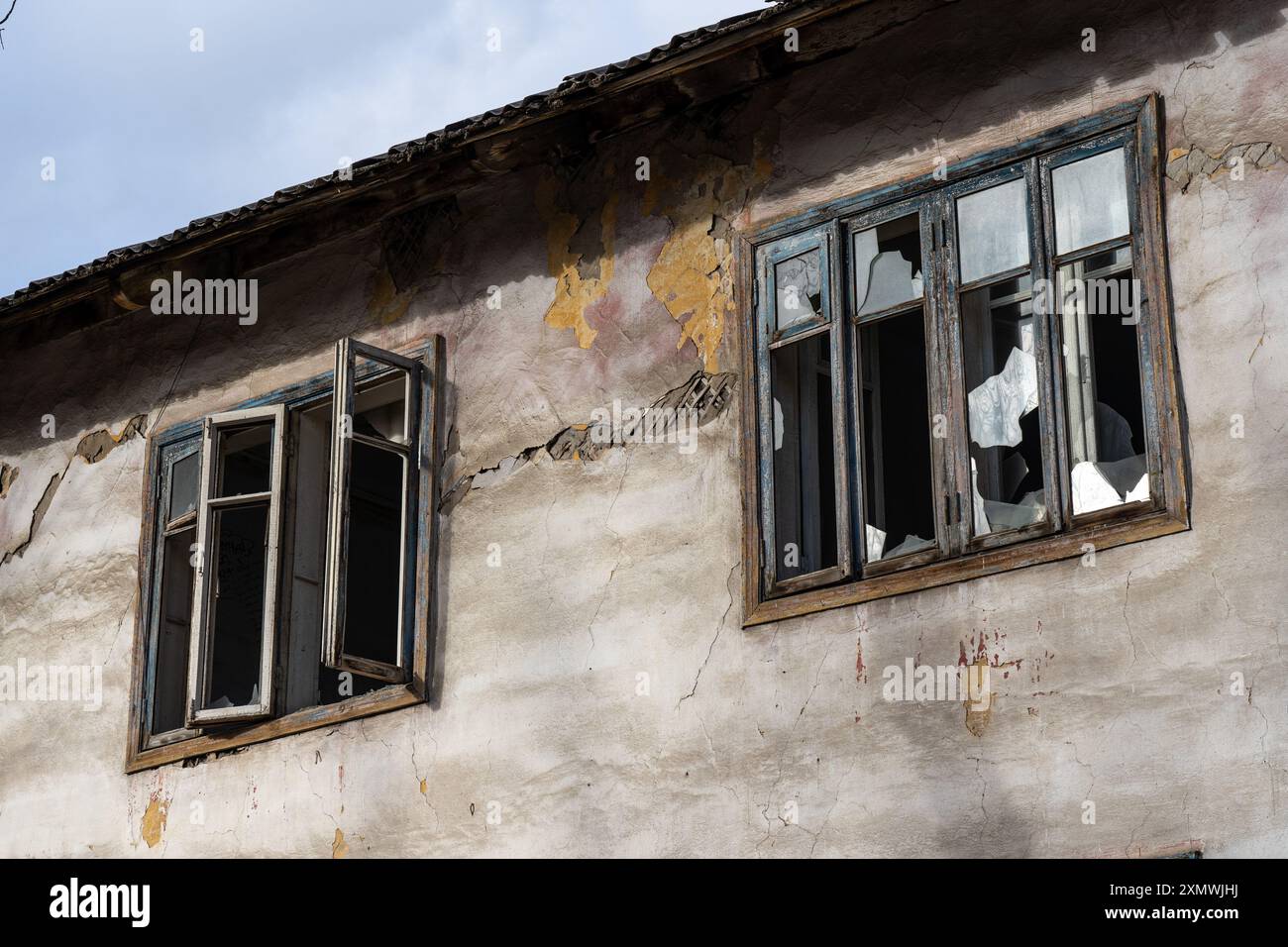 Ruined glass house hi-res stock photography and images - Alamy