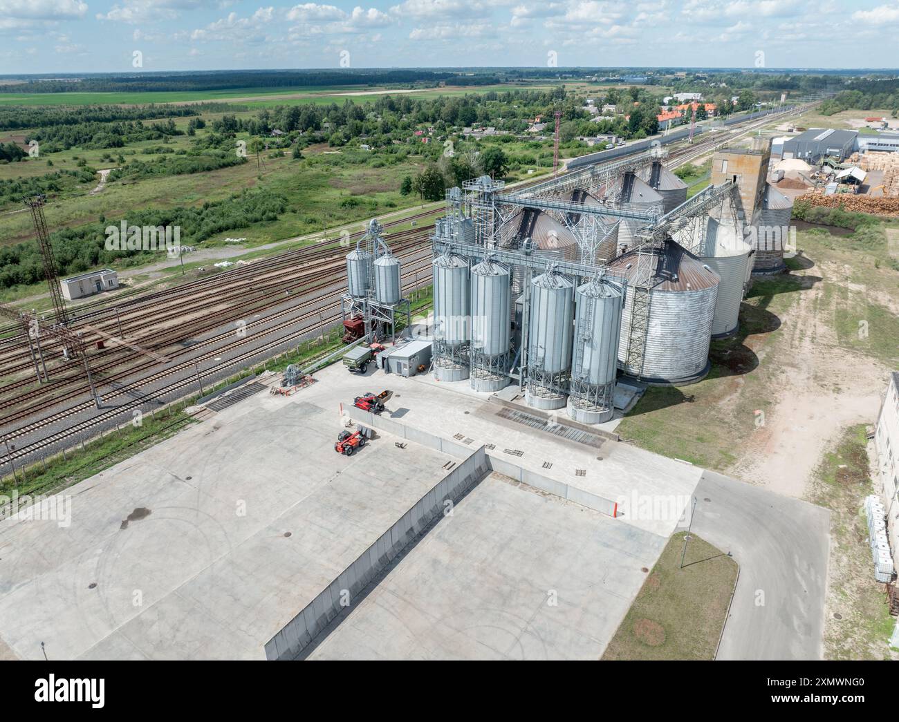 Factory silos plant silo hi-res stock photography and images - Alamy
