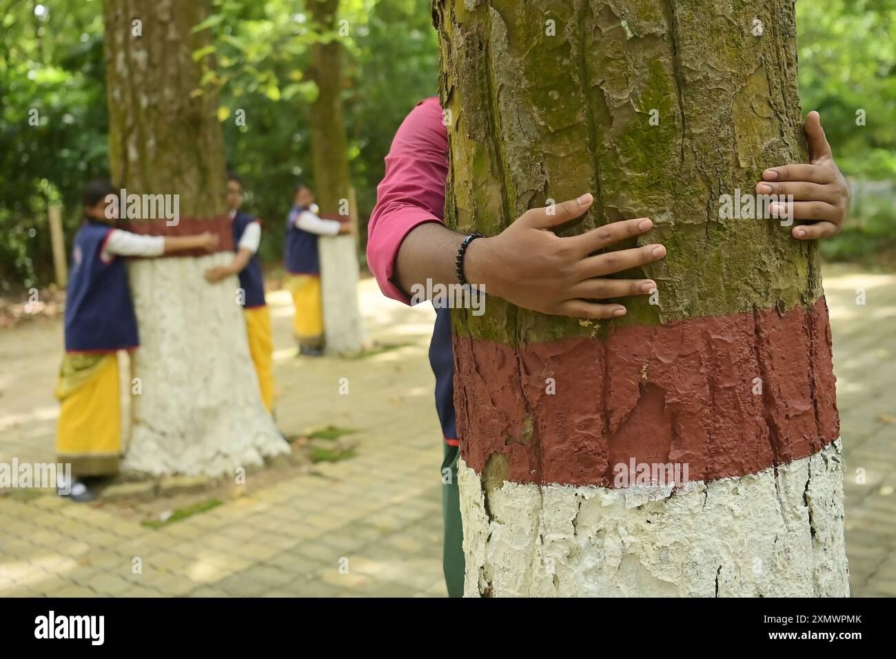 NSS (National Service Scheme) volunteers and school students of Netaji ...