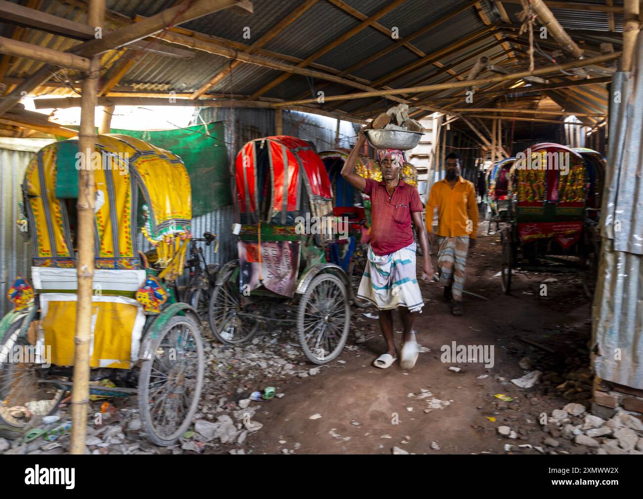Dhaka rickshaw decoration hi-res stock photography and images - Alamy