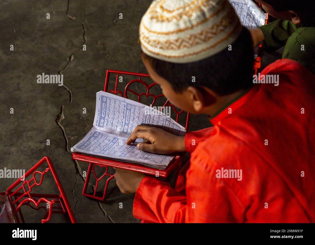 Bangladesh school classroom hi-res stock photography and images - Alamy