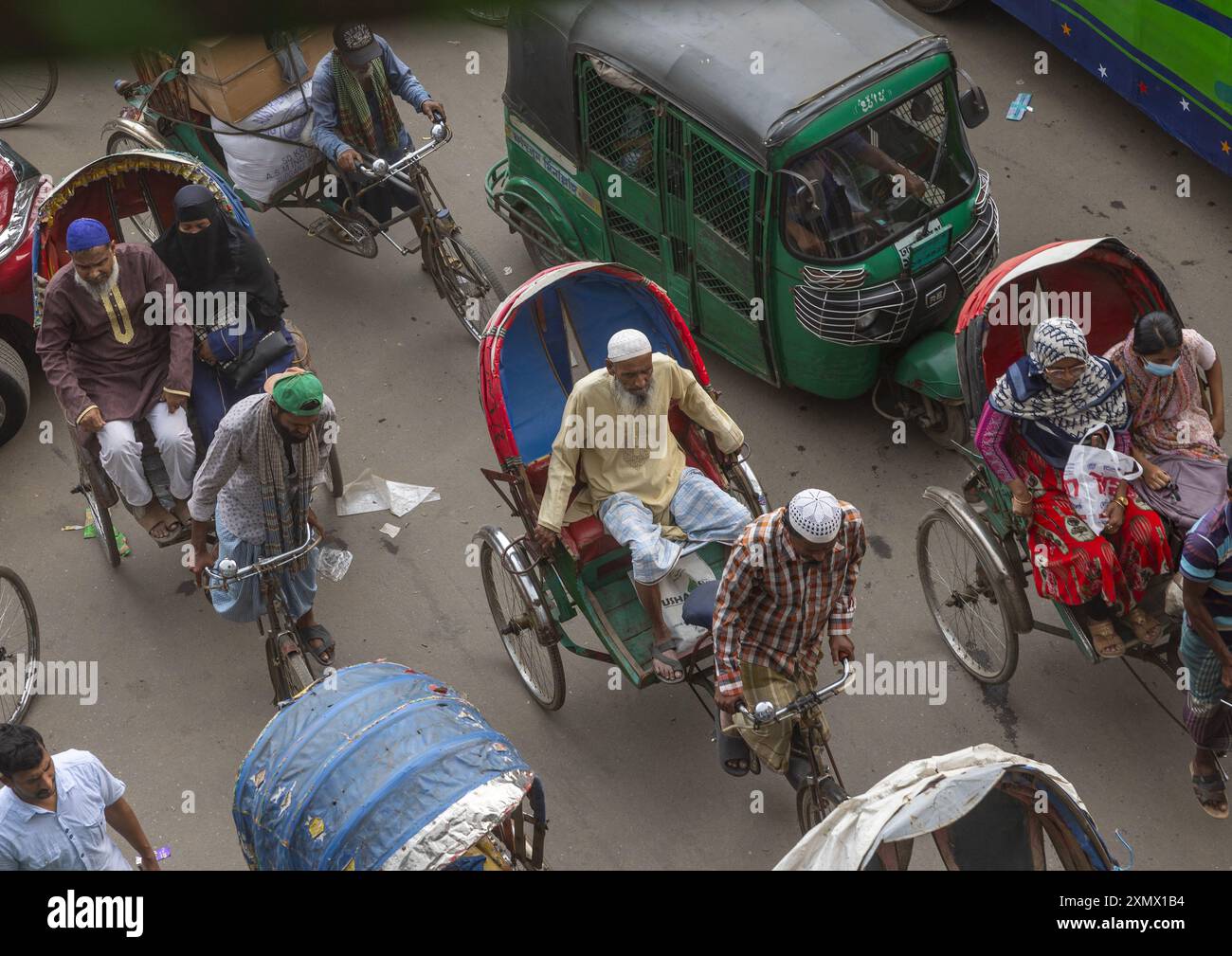 Women in the motor division hi-res stock photography and images - Alamy