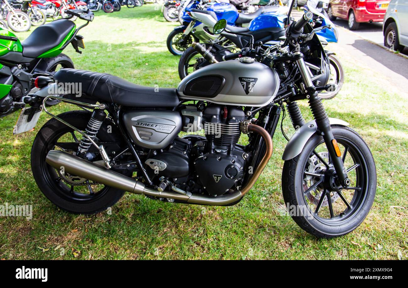 Twin triumph hi-res stock photography and images - Alamy