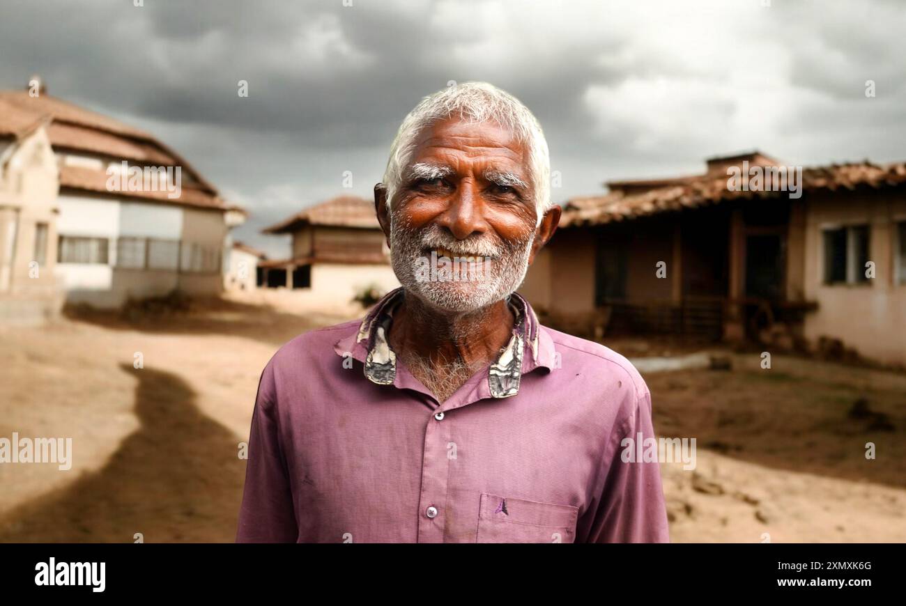 Indian villager worker hi-res stock photography and images - Alamy
